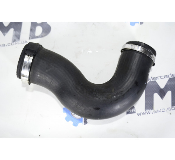 A 906 528 31 82 Патрубок (шланг) интеркуллера правый на Мерседес ...